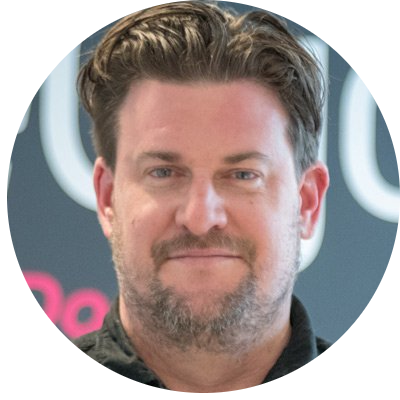 The Ultimate List of 73 eCommerce Experts You Need to Follow